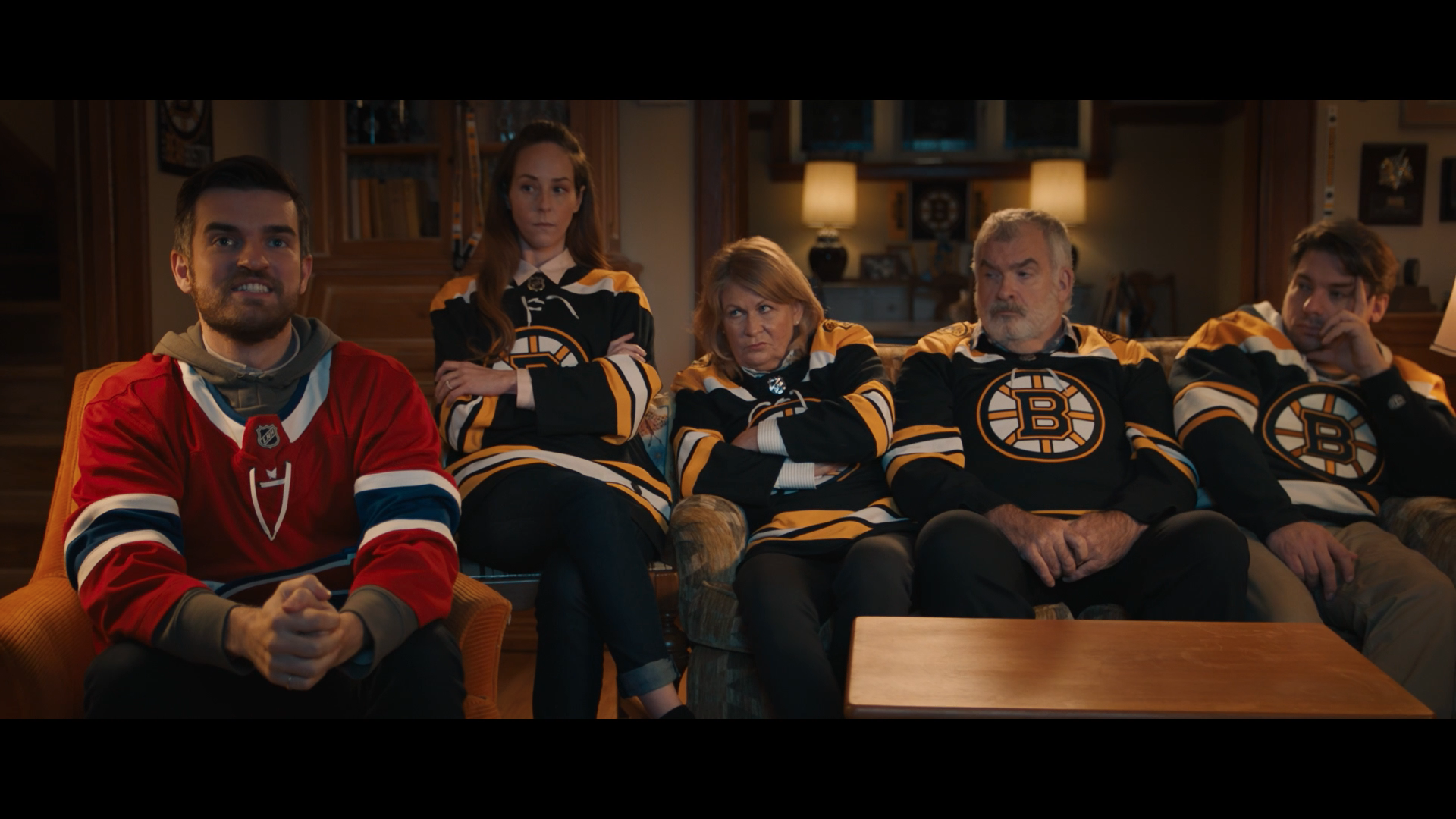 New Molson ads celebrate Canadian fans' complicated relationship with ...